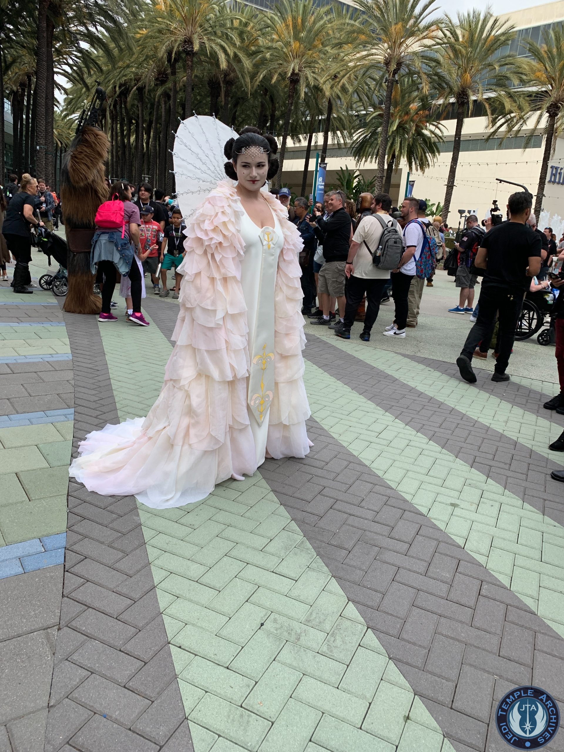 Celebration Anaheim 2022: Convention Fun & Costuming Day 3 - Jedi ...