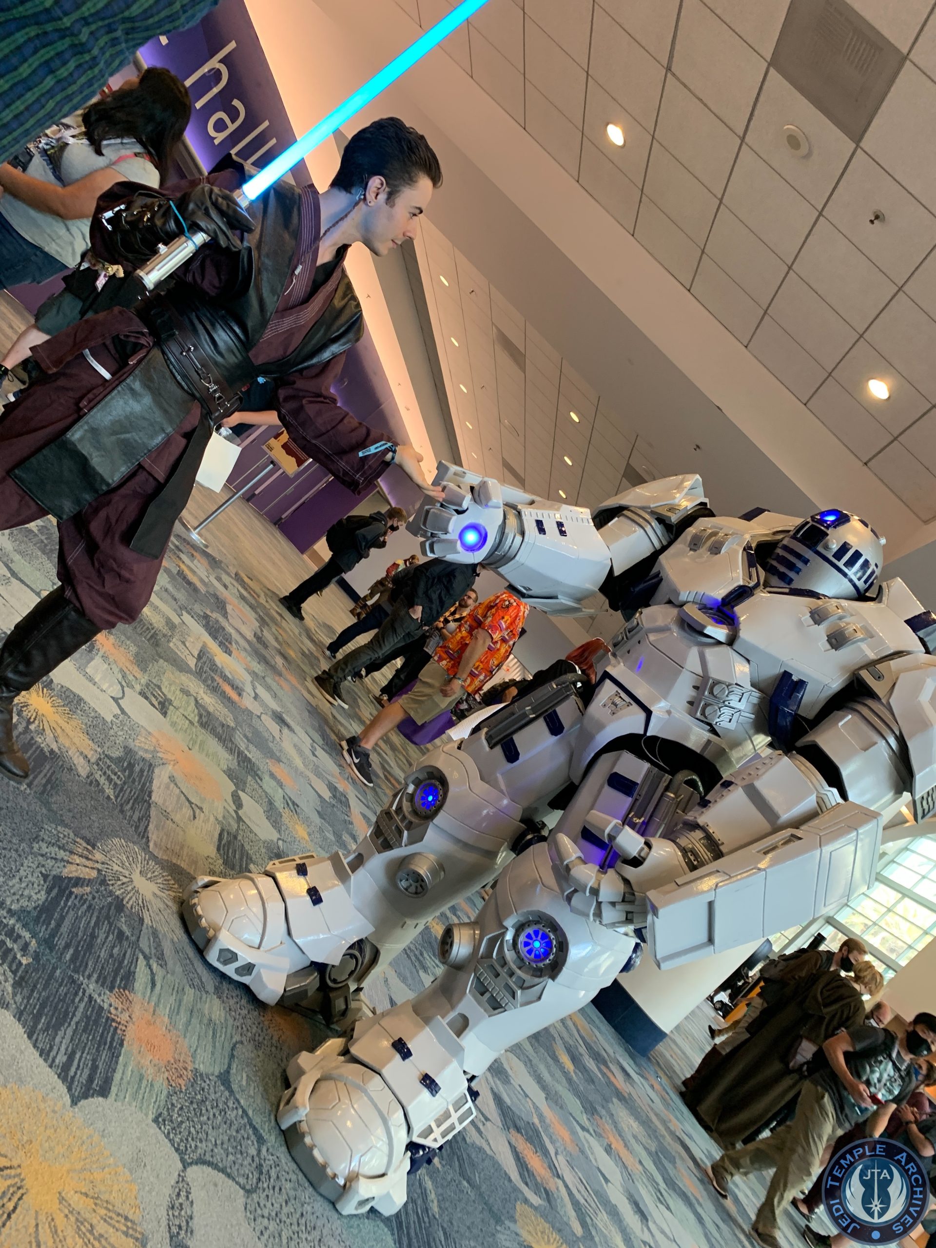 Celebration Anaheim 2022: Convention Fun & Costuming Day 3 - Jedi ...