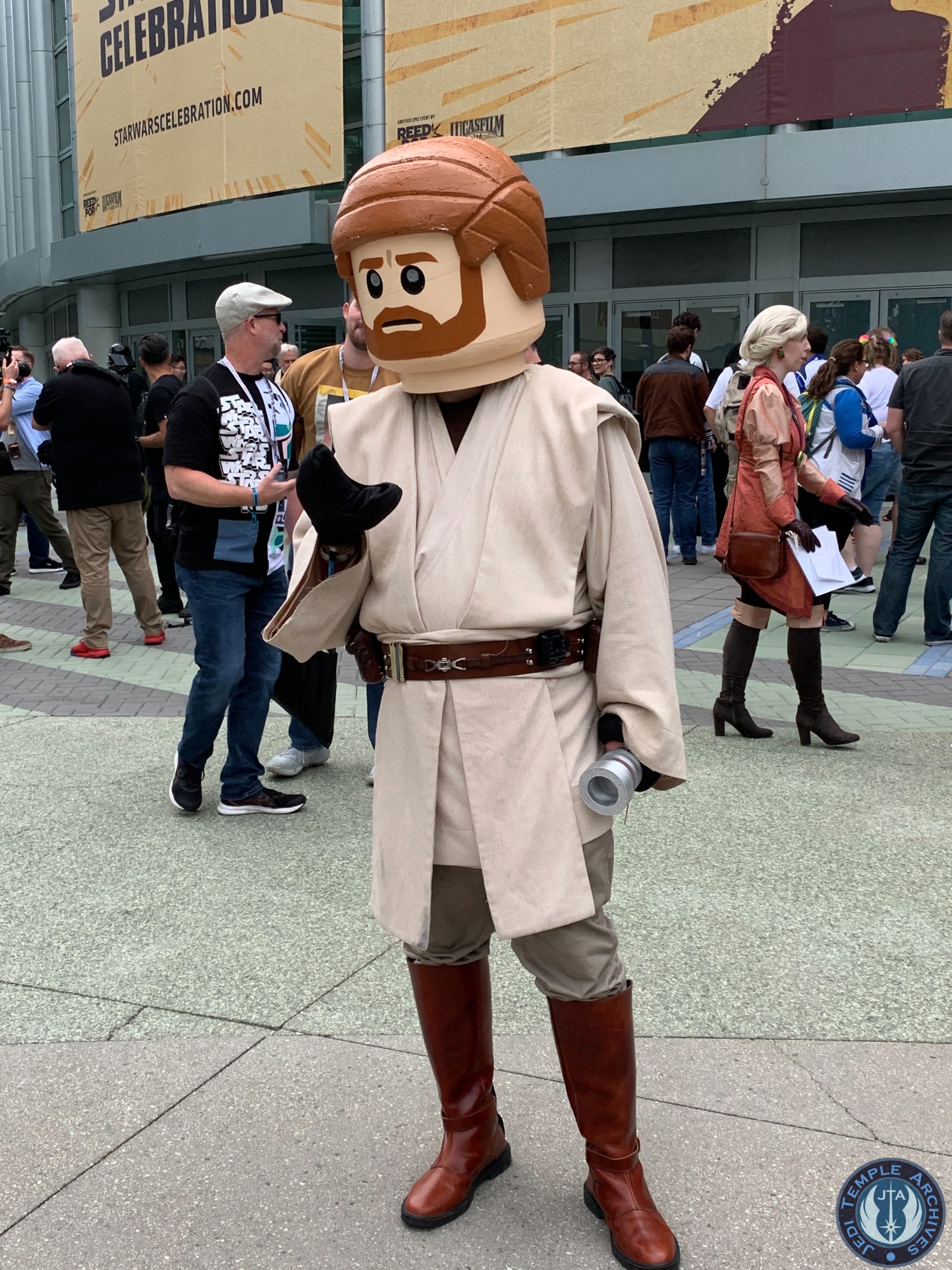 Celebration Anaheim 2022: Convention Fun & Costuming Day 3 - Jedi ...