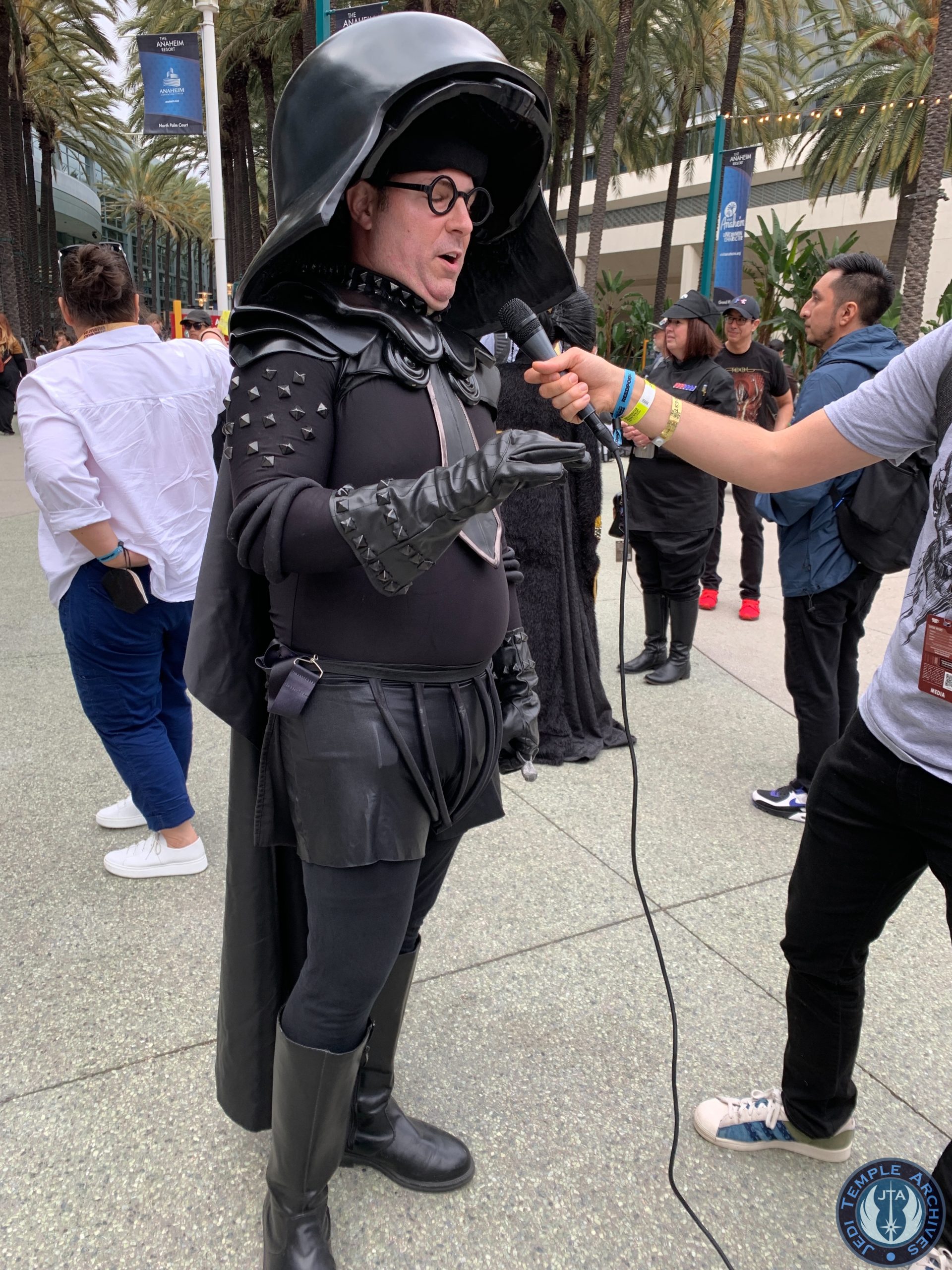 Celebration Anaheim 2022: Convention Fun & Costuming Day 3 - Jedi ...