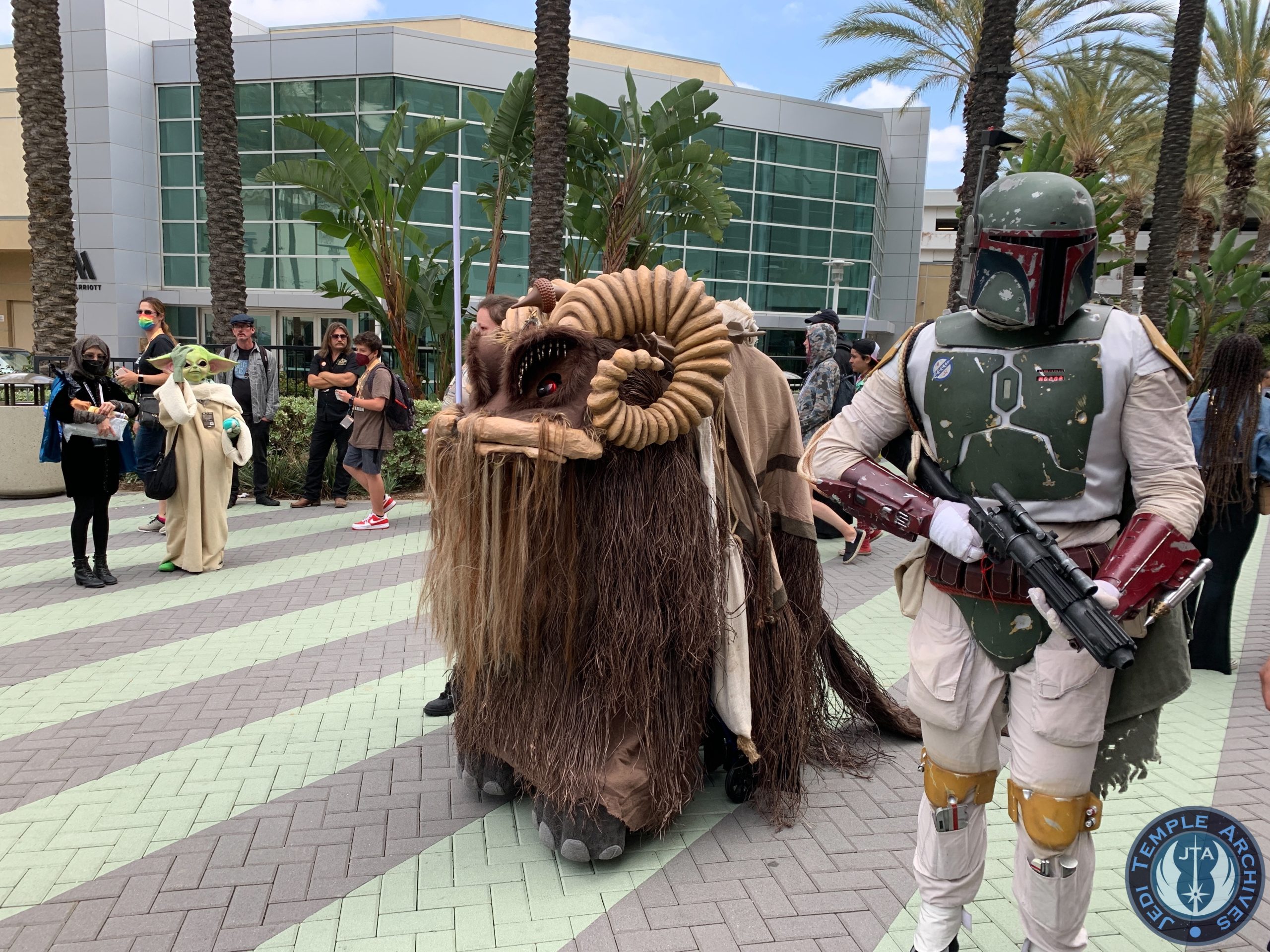 Celebration Anaheim 2022: Convention Fun & Costuming Day 3 - Jedi ...